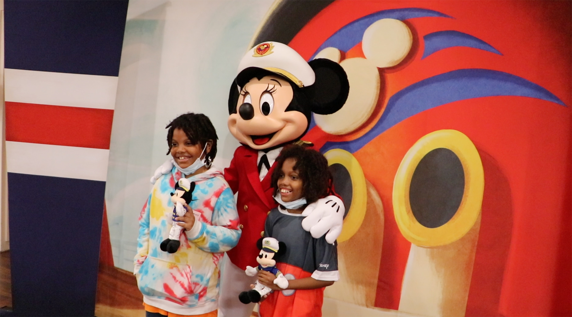 Disney Delivers Joy to Children’s Hospitals Across Florida - The Walt ...