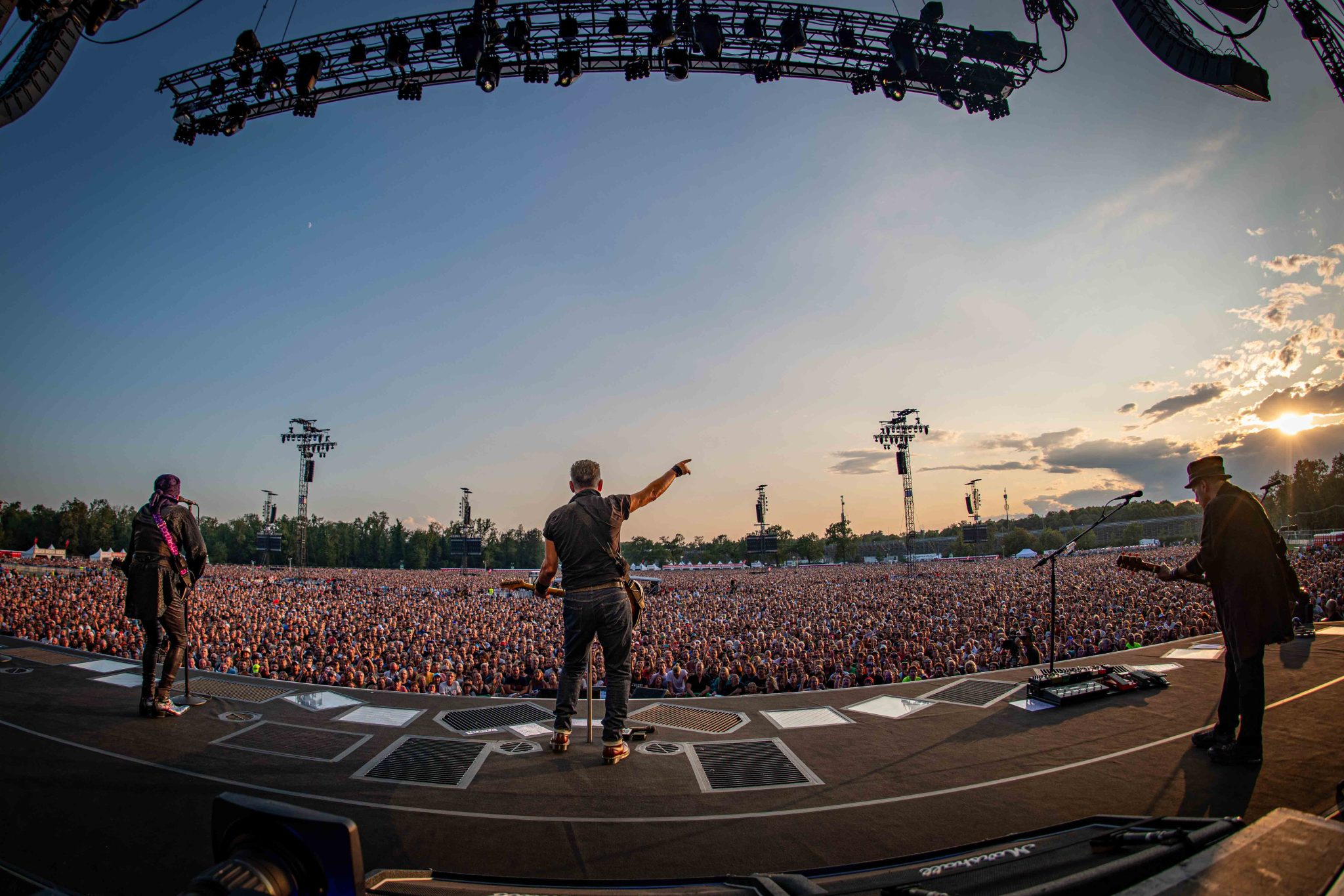 ‘Road Diary: Bruce Springsteen and the E Street Band’ Documentary Film ...