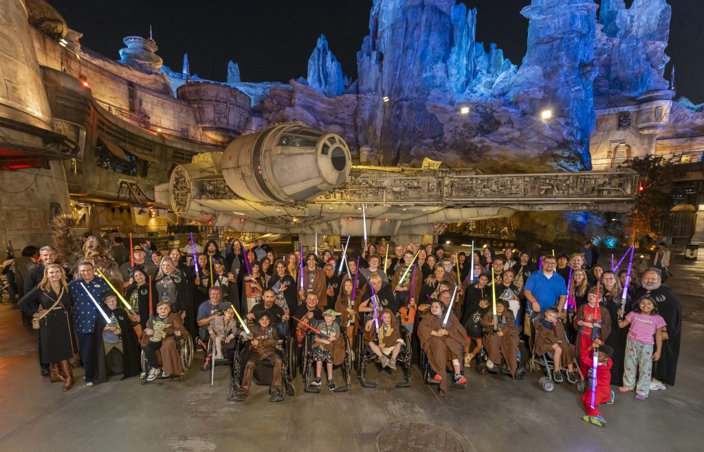 How Disney Created an Immersive 'Star Wars' Experience for Wish Kids ...