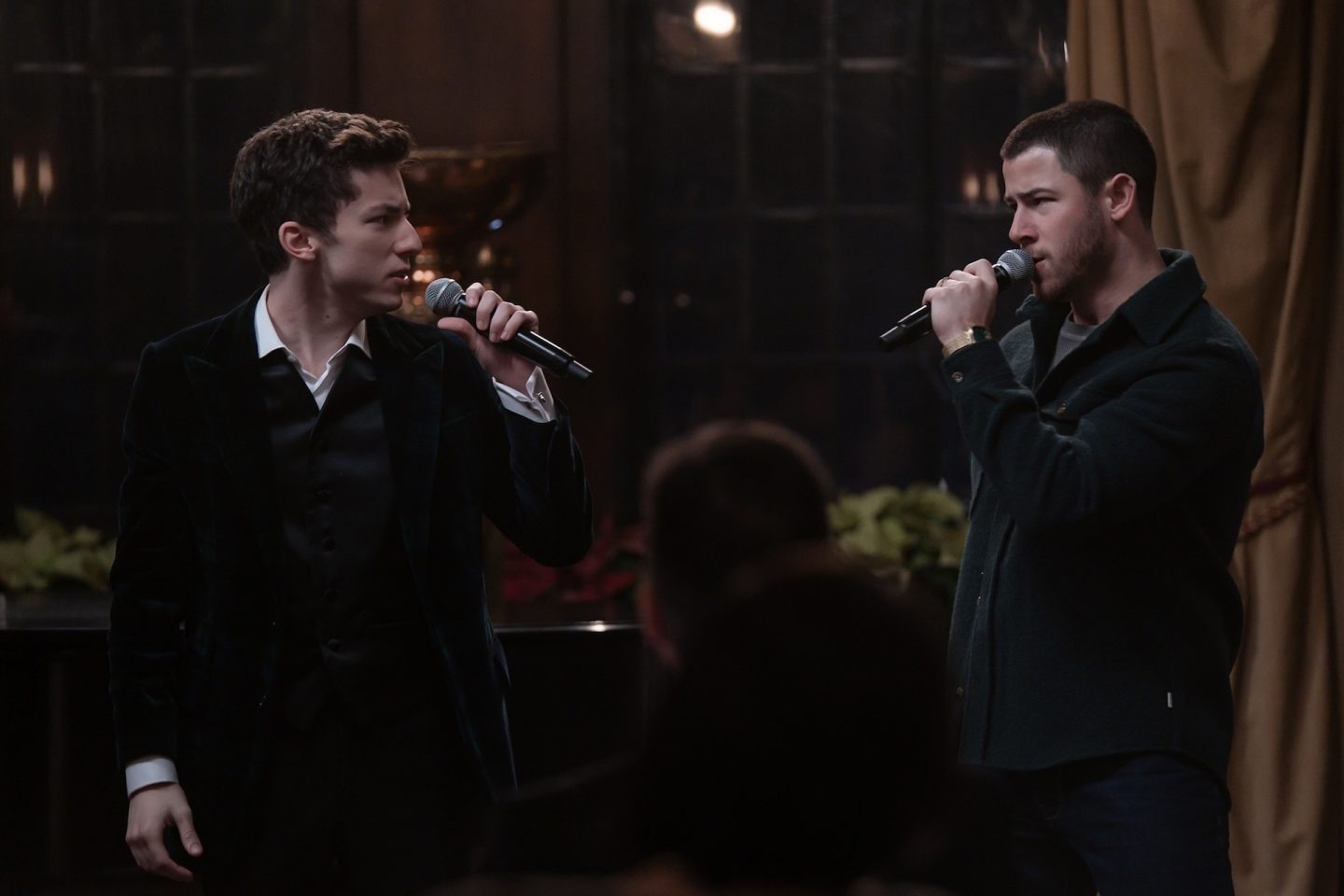The Jonas Brothers Need to Get Ho-Ho-Home for the Holidays in 'A Very ...